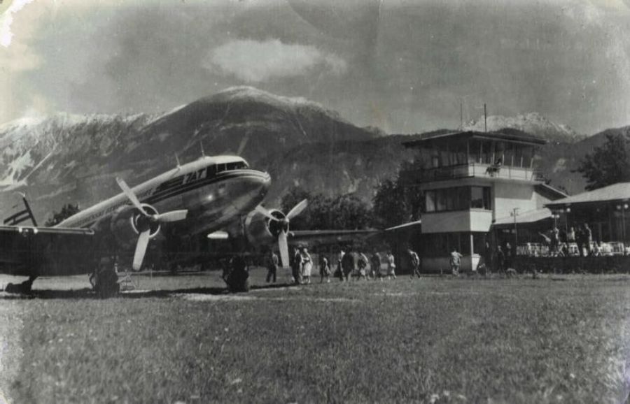 Gliding from Lesce above the Alps