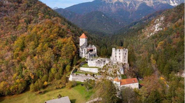 Voden ogled Gradu Kamen