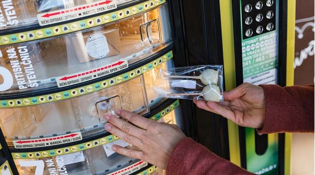 Vending machine with local culinary products